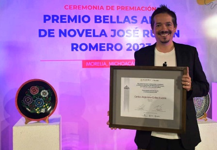 Recibe Carlos Alejandro Calles Guerra Premio Bellas Artes de Novela ...